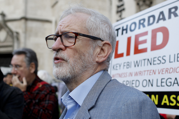 Bernie Sanders in Mind Meld With Jeremy Corbyn as Ousted Leader of ...