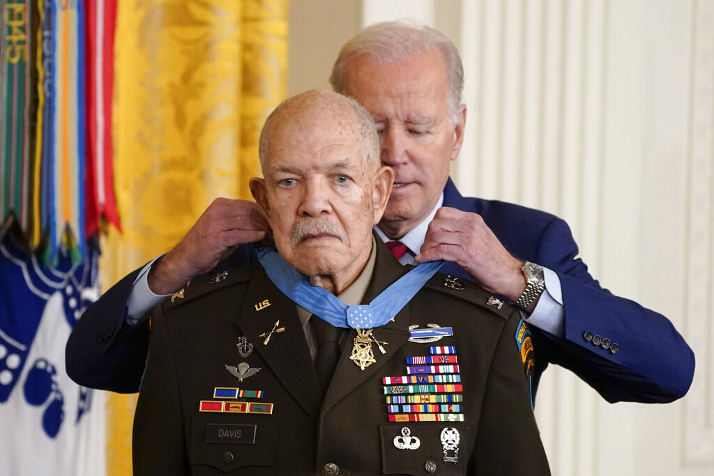 Black Vietnam Vet Finally Awarded Medal of Honor for Bravery | The New ...