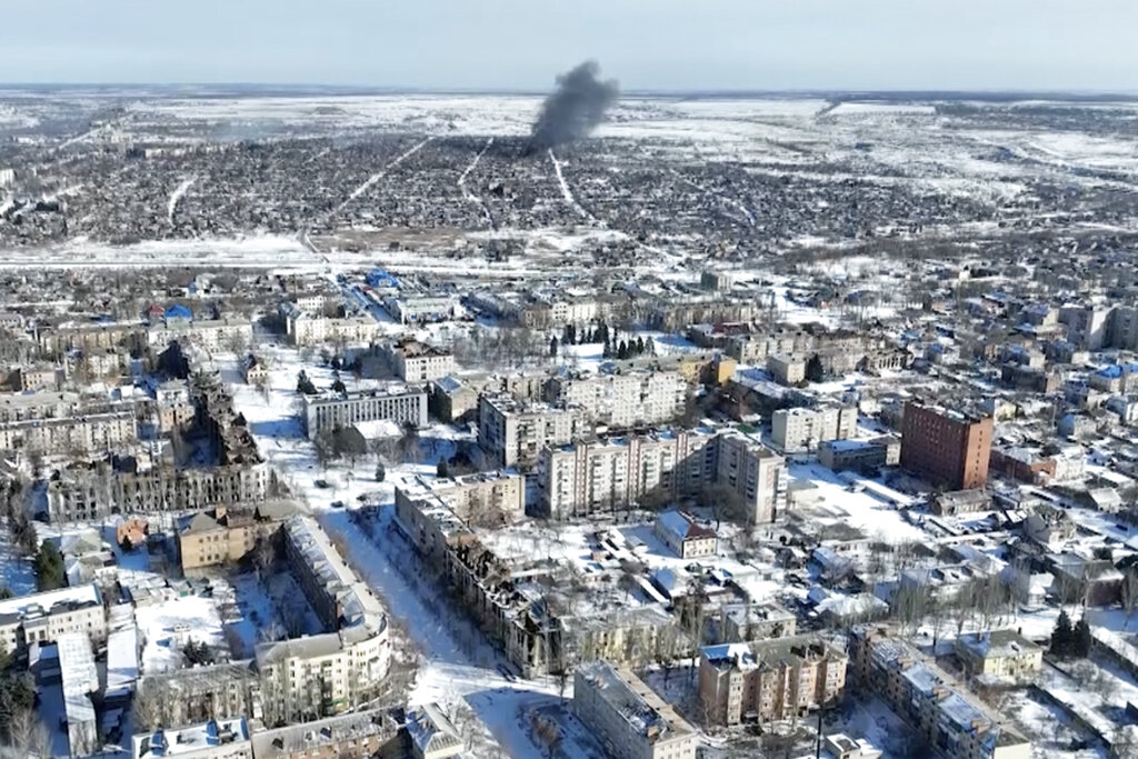 All Eyes on Bakhmut as Ukraine Weighs Retreat From Key Eastern ...