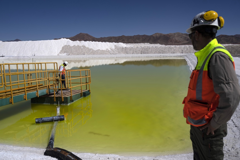 China Outmaneuvering Yanks, as Chile Moves to Nationalize Lithium ...