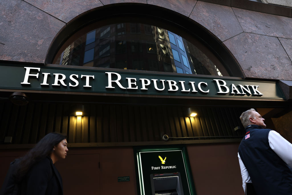 JPMorgan Chases Acquires First Republic Bank After Seizure by ...