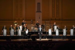 Singer Max Raabe Transports the Carnegie Hall Audience Back to the ...