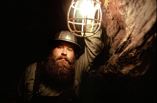 In Peter Guttman’s National Portrait Gallery, What You See Is What You ...