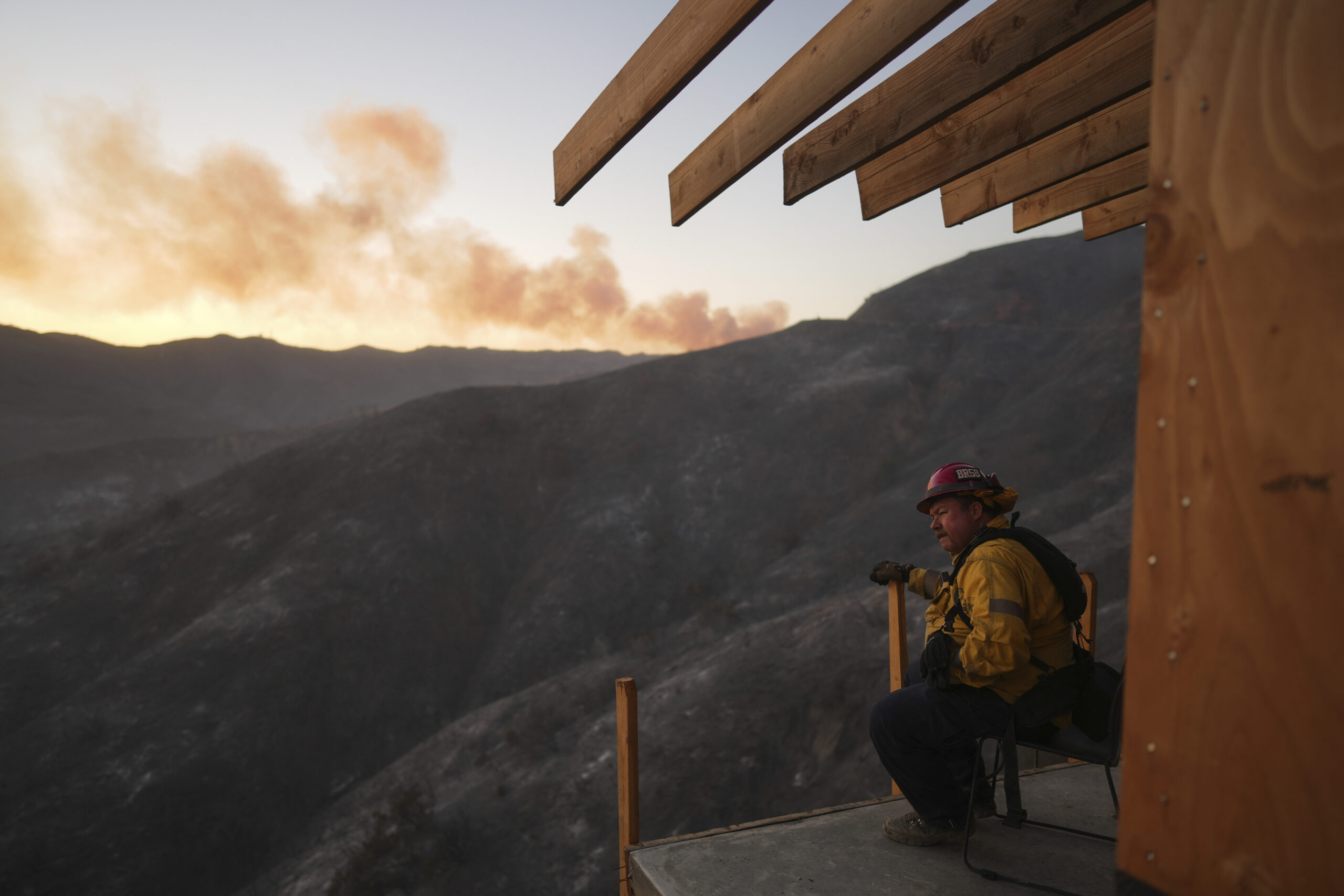 Los Angeles Braces for ‘Explosive Fire Growth’ as Forecasters Predict ...