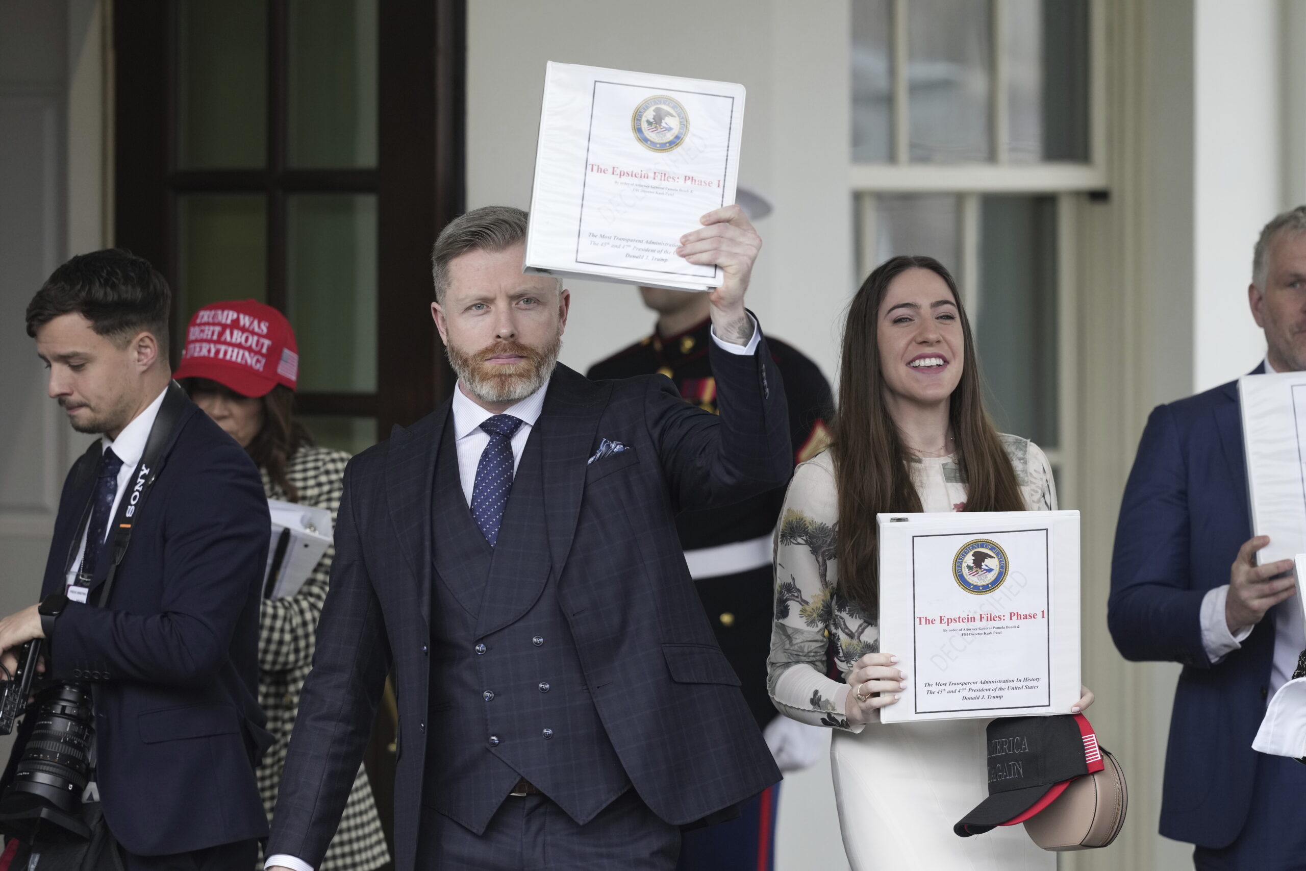 Conservative Commentators Emerge From White House Clutching Secret ...