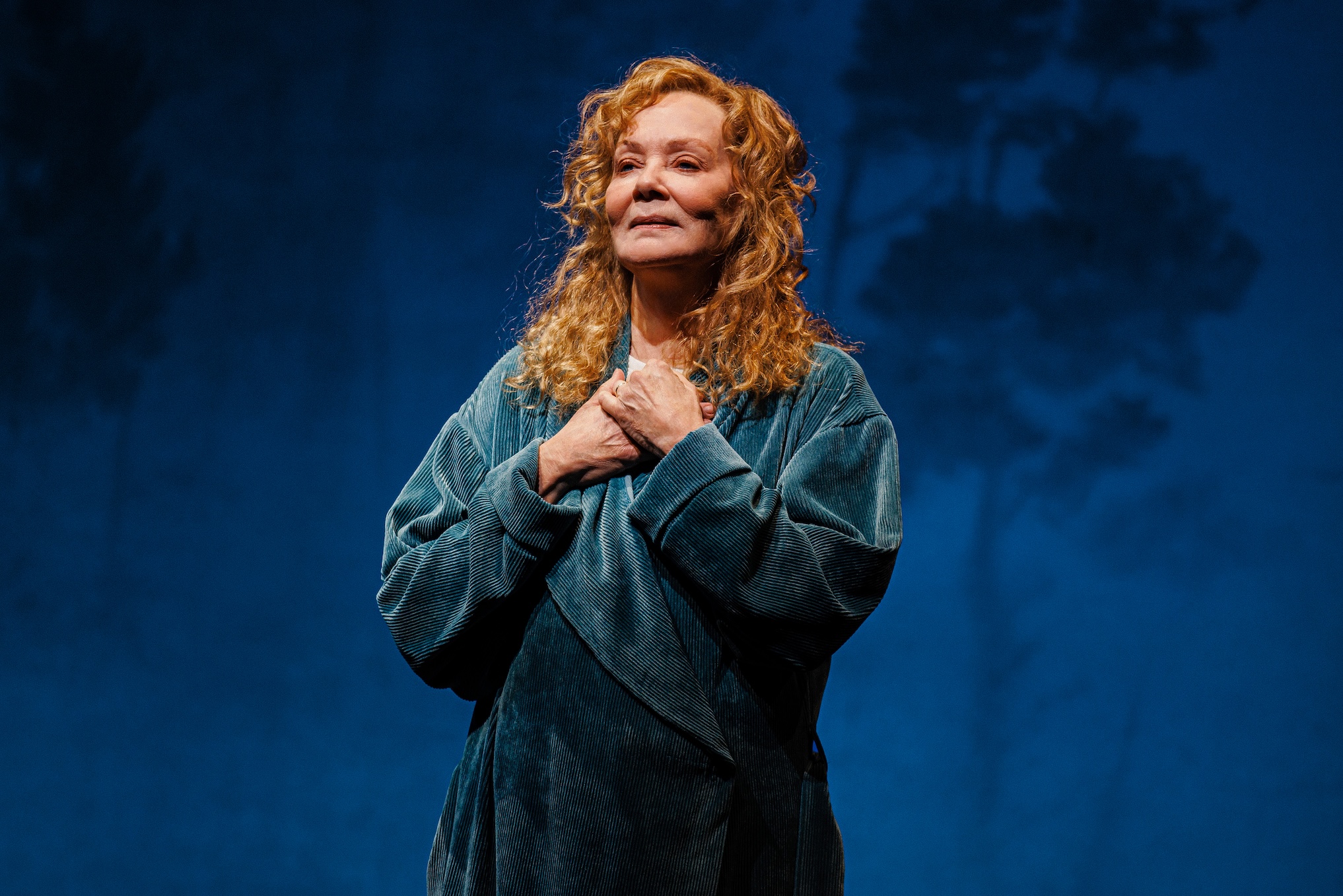 A Beloved Actress, Jean Smart, Returns to Broadway, but Taking on ‘Call ...
