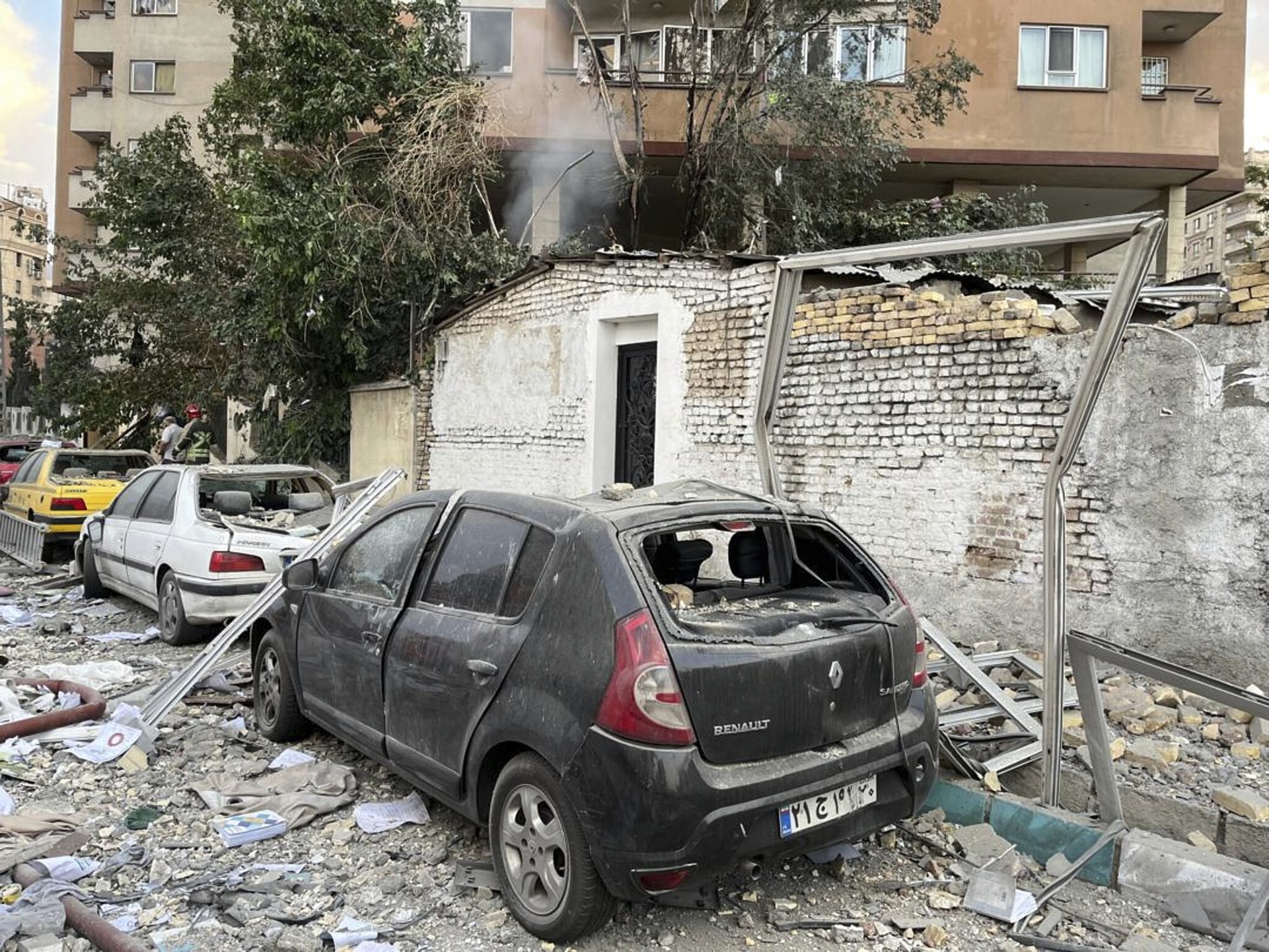 Israel Attacks 'Dozens' of Iranian Nuclear Sites, Kills Senior Leaders ...