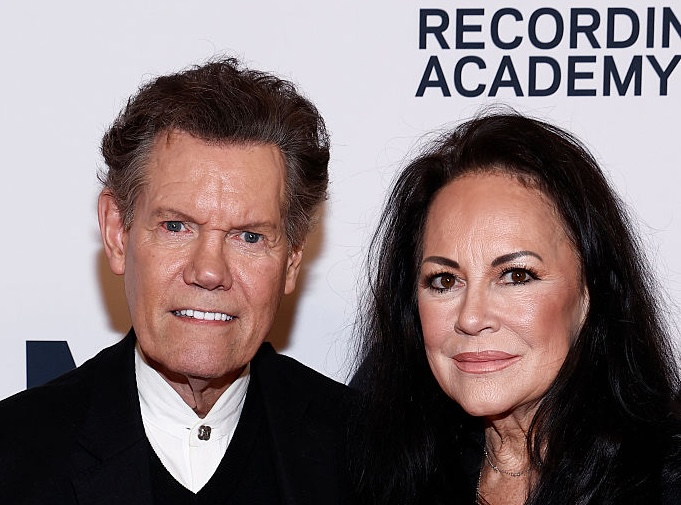 Biography of Randy Travis Is as Graceful as His Music | The New York Sun