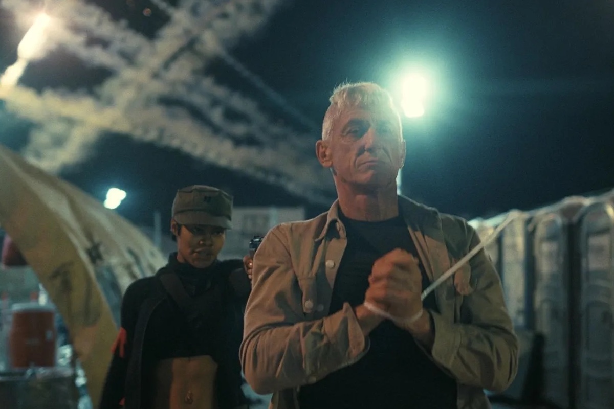 Leonardo DiCaprio and Sean Penn Star in Thrilling, Overly Sprawling ...